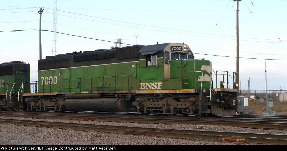 BNSF 7000
